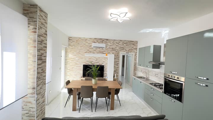 4 Rooms With 4 Private Bathrooms 168mq - Sassari