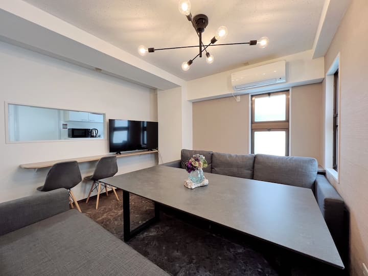 8〜16名推奨168㎡/8br 2bath/駅徒歩5分/電車で新宿7分、渋谷・六本木20分/2階貸切 - Shinjuku