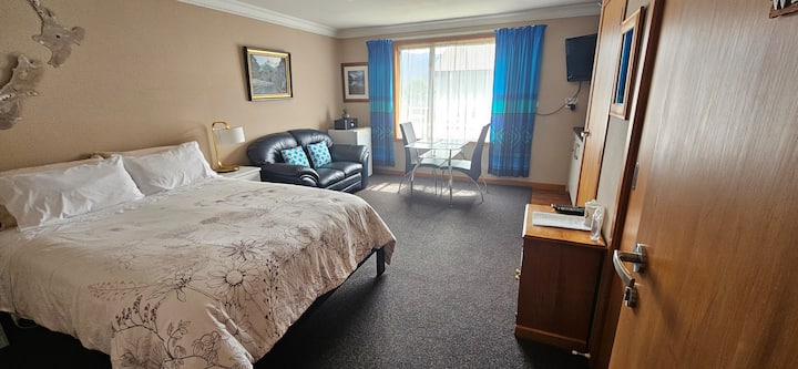 The Quirky Kiwi: Self-contained Room - Te Anau