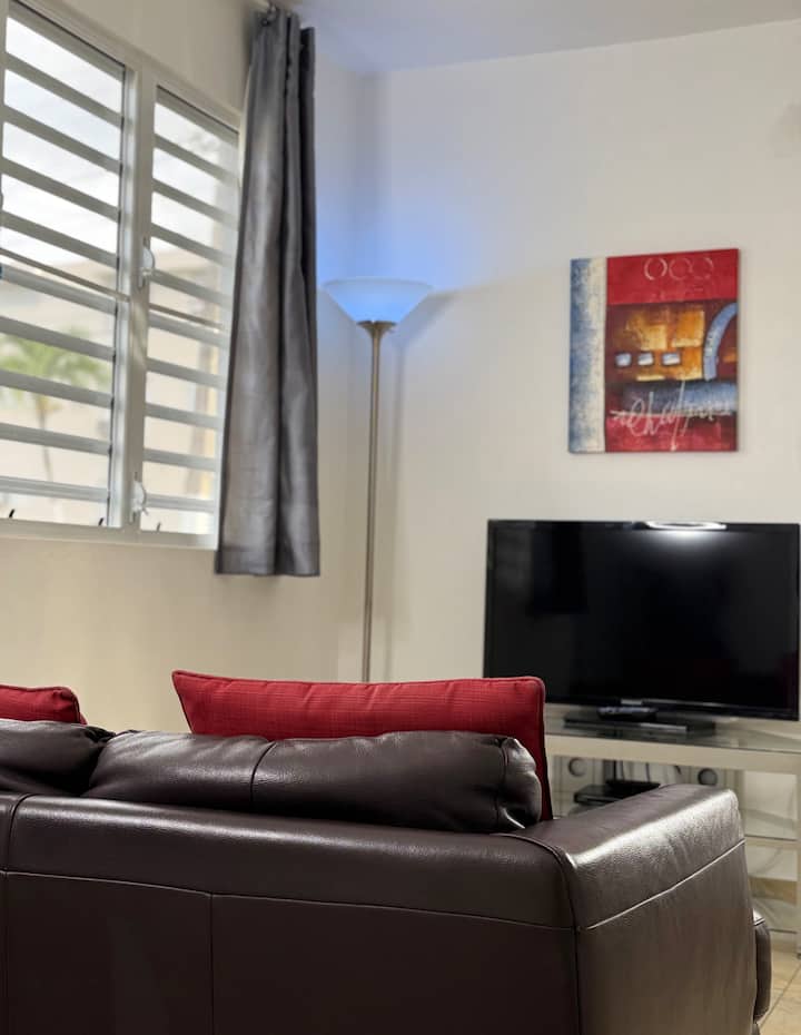 A1 – Caguas Excellent Location, Clean + Parking - Caguas