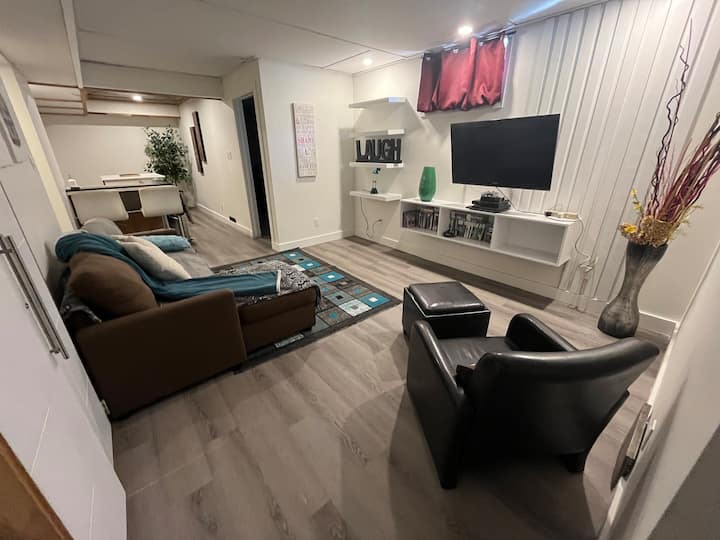 King-size Bedroom In Westhill - Prince Albert