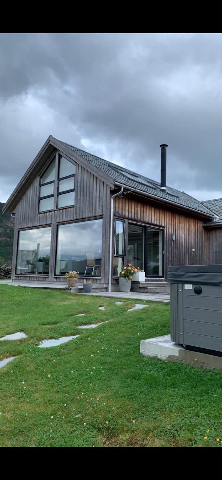 Flott Hytte Med Nydelig Utsikt - Nordsee