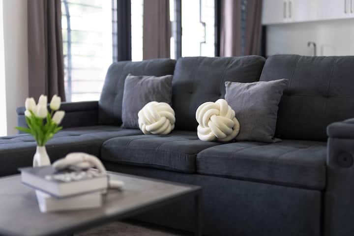 The Hibiscus Premium Suite With Pool Access - Kingston, Jamaica