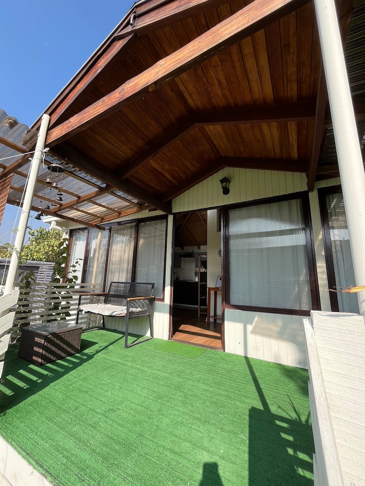 Cabaña Independiente Con Terraza. - Las Condes