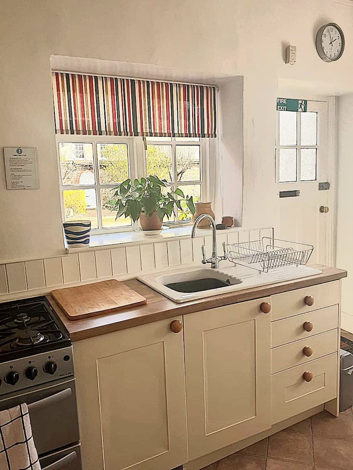 4 Bedroom Cottage In Wickwar - Cotswolds