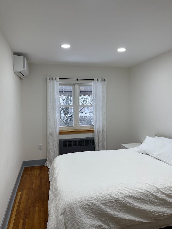 Cozy Room | Near Subway - The Bronx, NY