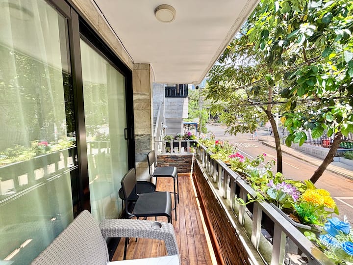 Suite et propriété entière, balcon, jacuzzi et climatisation ...