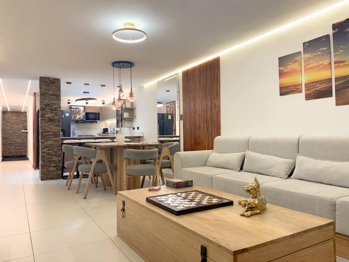Suite Room & Entire Property, Balcony, Jacuzi & Ac - Medellín