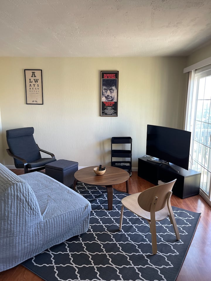 Beautiful 2br/1bath +Parking - 戴利城