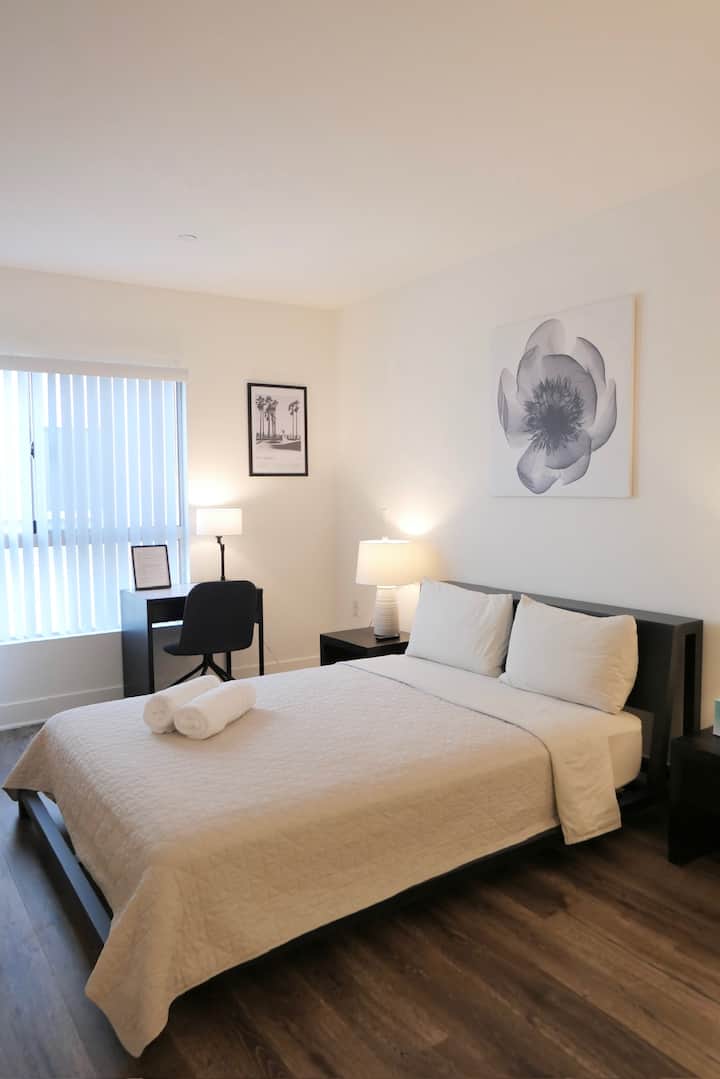 Centrally Located Room For Rent - West Hollywood, CA