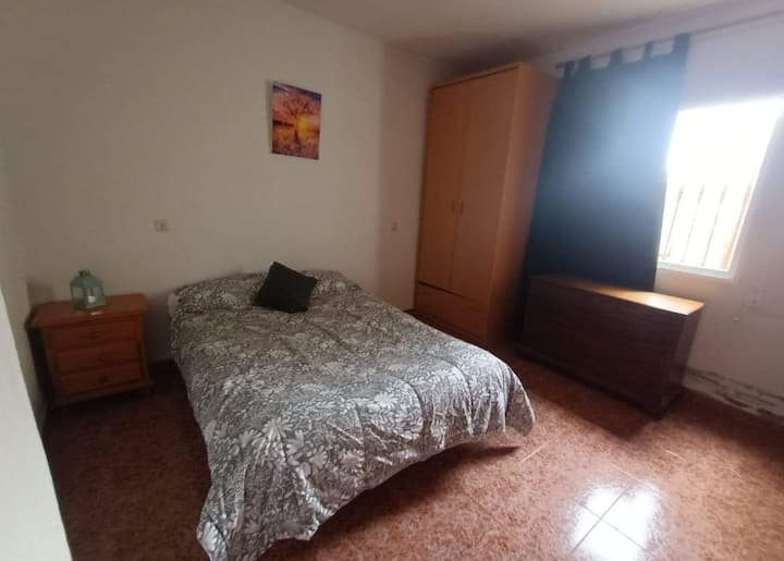 Duerme En Un Pueblo Tranquilo - Comares