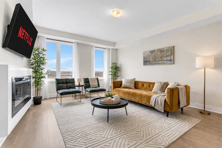 Chic 4br Escape | Sleeps 8 | Family & Pet Friendly - Oakville