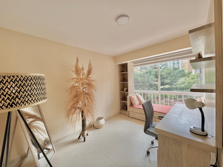 Park And Metro On One Side, Office, Terrace, Large - Medellín