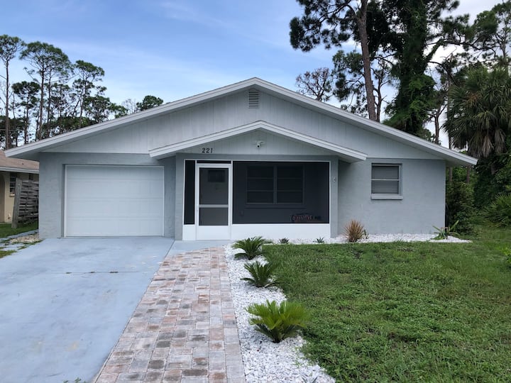 Floridian Family Home - Englewood, FL