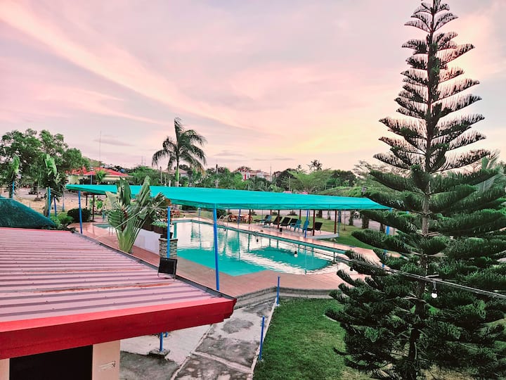 Garden Area And Big Pool - Apalit