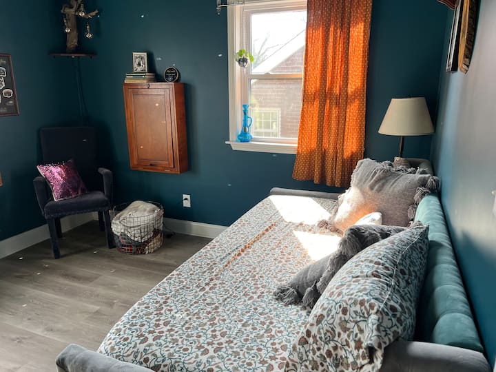 Funky Cottage, Perfect Location! - Louisville, KY