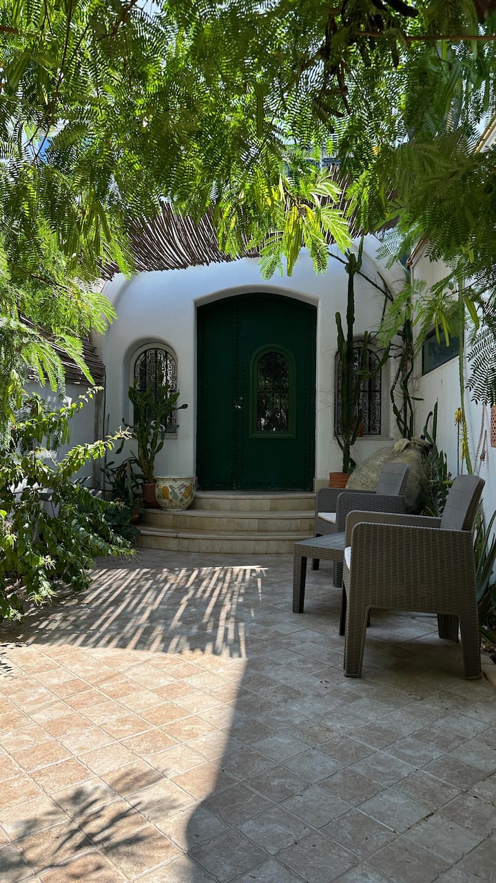 Appartement Atypique Au Rdc à Marsa Corniche . - Sidi Bou Said