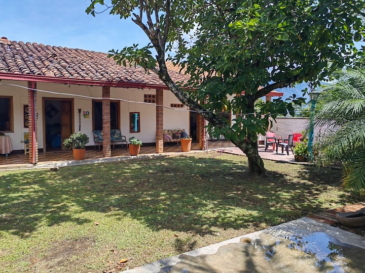 Casa Venecia Ant, 370 Metros: Patio, Cocina,asados - Amagá