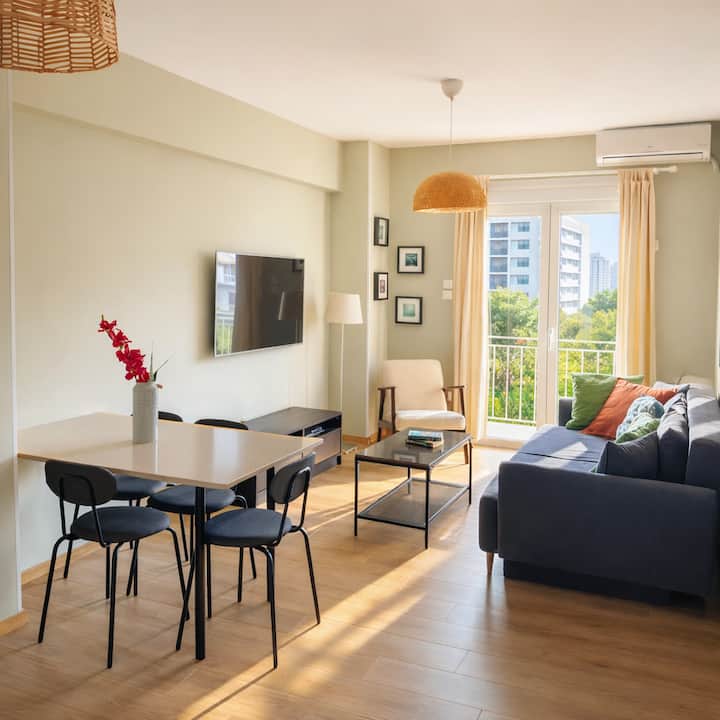 Acropolis | Sunny 3br With Balcony & Open Views - Athènes