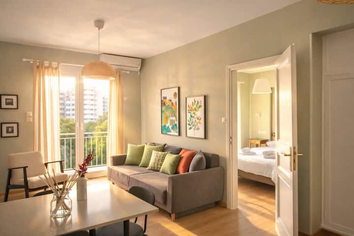 Great Acropolis 2br With Nice Balcony Views - Athens