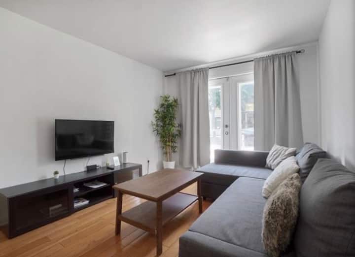 Central 2bdr, Near Metro & Dt Montreal +A/c - Montreal