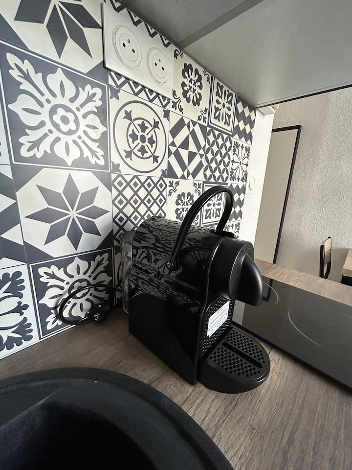 Studio Rénové Avec Balcon Face Gare Hyper Centre - Nizza