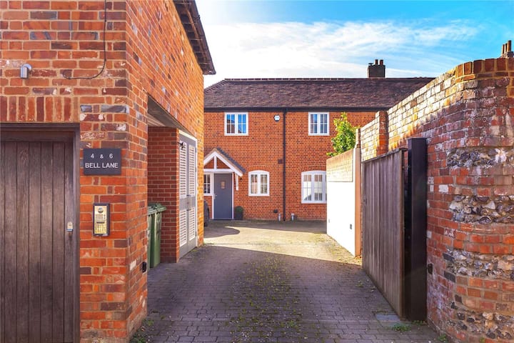 Central Henley-on-thames, Parking Near River - Henley-on-Thames