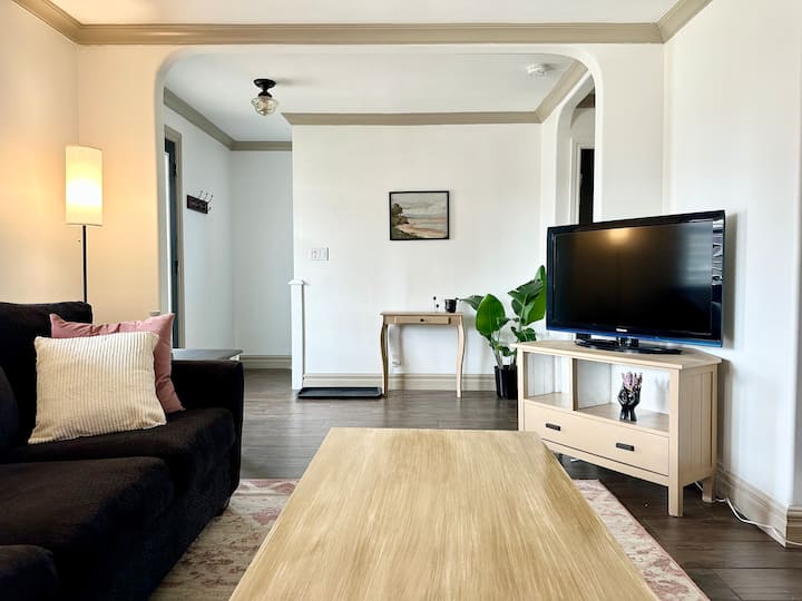 Cozy 3 Bedroom Home Steps From Cobourg Beach - Cobourg