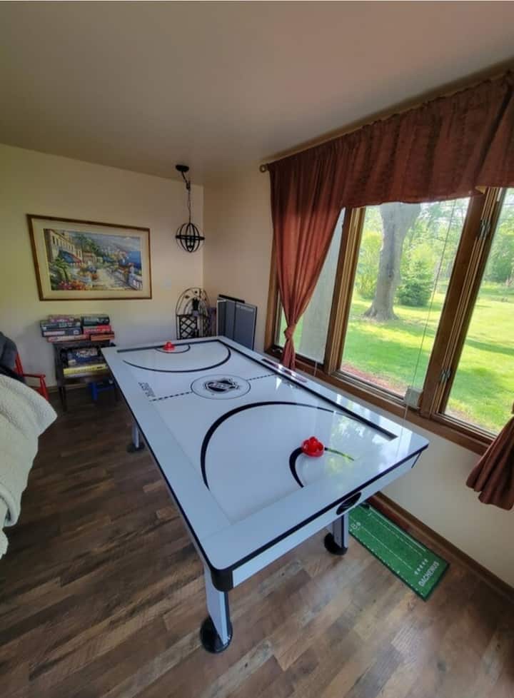 Beautiful 4bdrm Home - Brookfield, WI