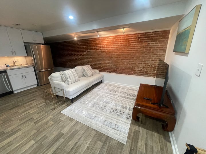 Chic Urban Oasis - Washington, DC