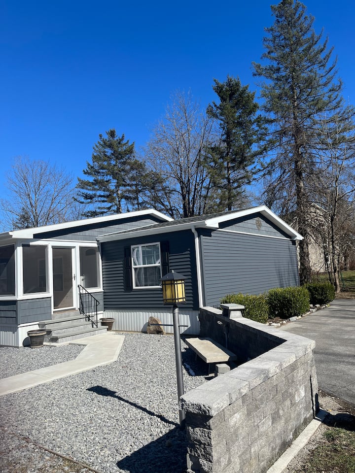 Newly Renovated Home 4 Miles To Broadway Saratoga - Saratoga Springs, NY