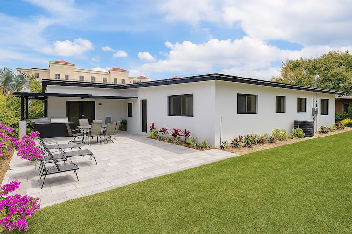 Beachside Escape, Bbq Grill, Walk To Sand - Fort Lauderdale, FL