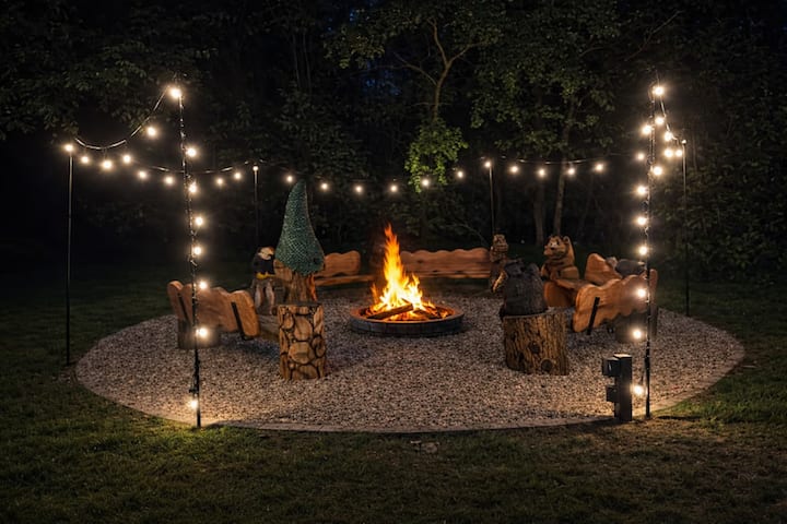 Fire Pit | Hot Tub | Huge Yard | Sauna | 12 Guests - South Haven, MI