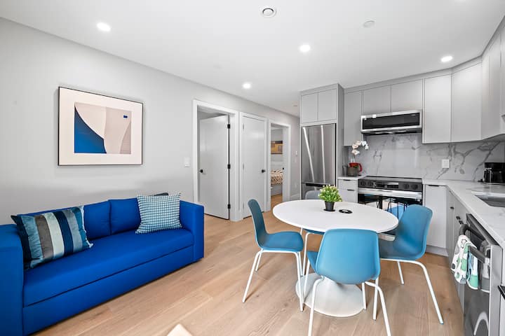 樱花街别墅 / 公交车直达市中心 - Vancouver