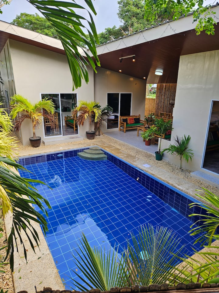 Playground Beach House. Walking To Momo Beach. - Panglao