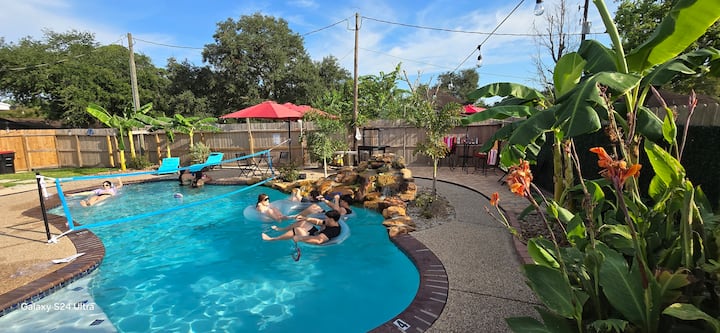 Comfy Pool House | Private & Peaceful | Sleeps 8 - Baytown, TX