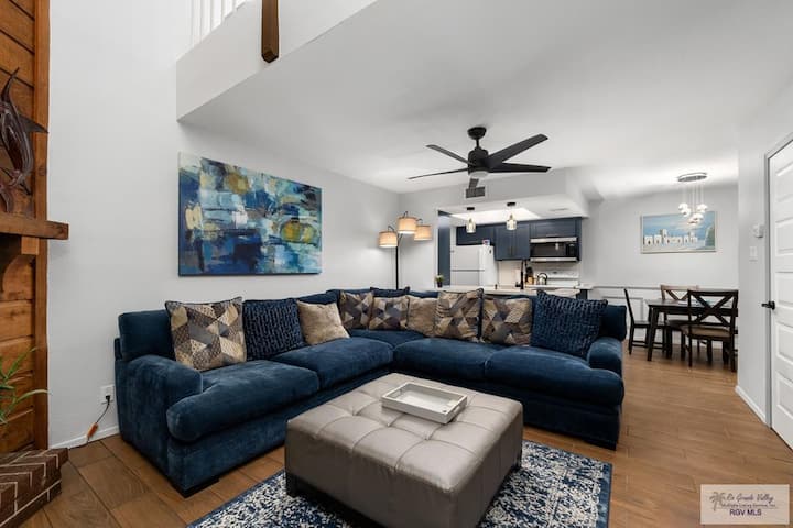 Launchpad Loft W/ Garage & Pool - Gladys Porter Zoo, Brownsville