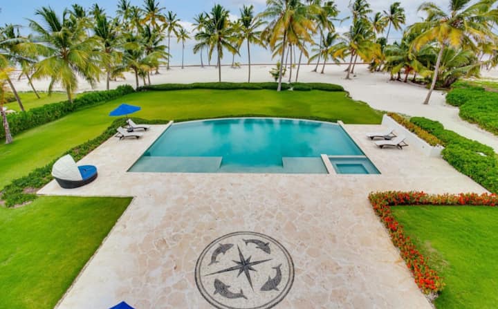 Villa Con Playa Privada En Punta Cana - Punta Cana