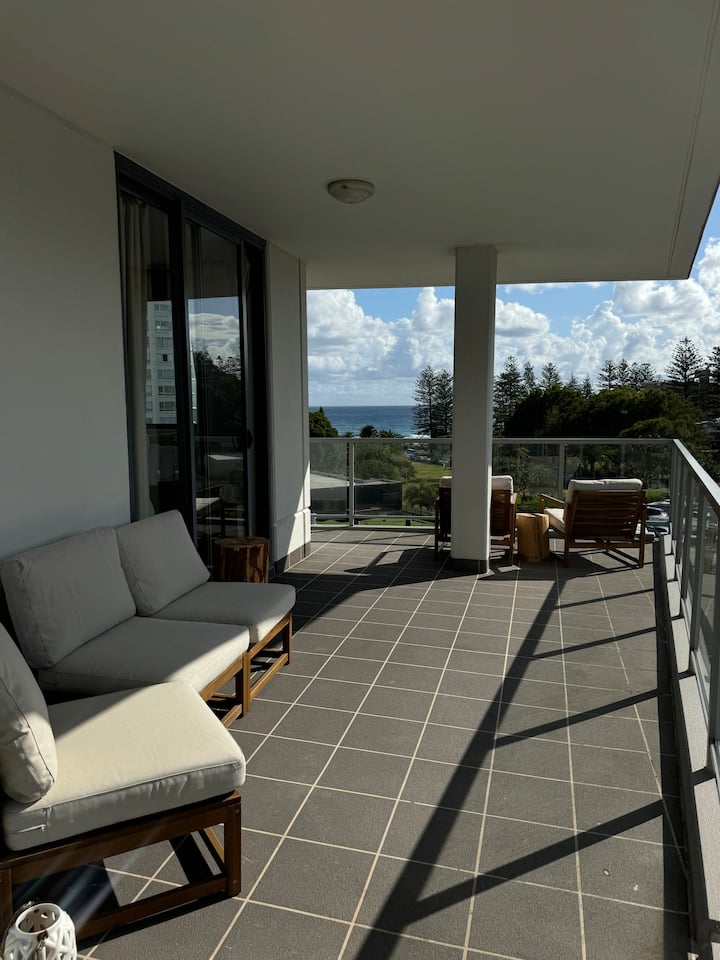 2 Bed Burleigh Ocean View Home - Gold Coast