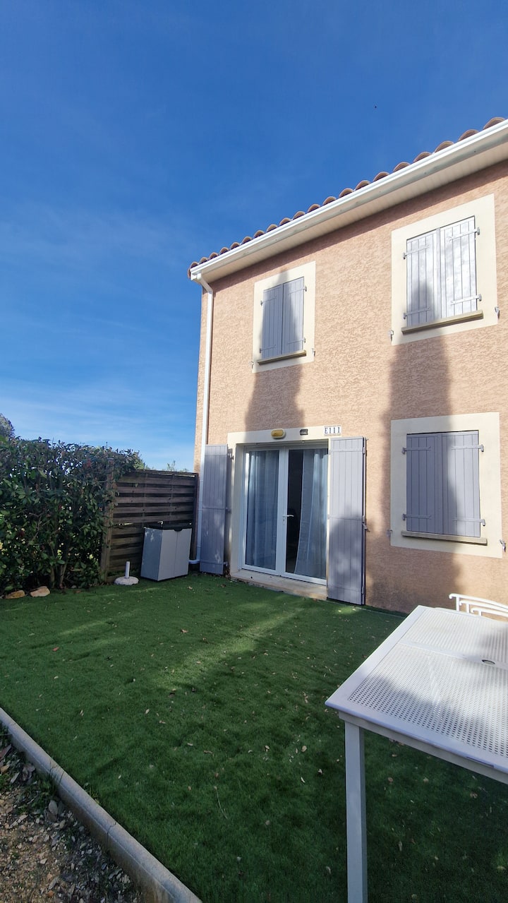 Entre Mer Et Cévennes, Chez Brigitte
2 Ch, 3 Lits - Lunel