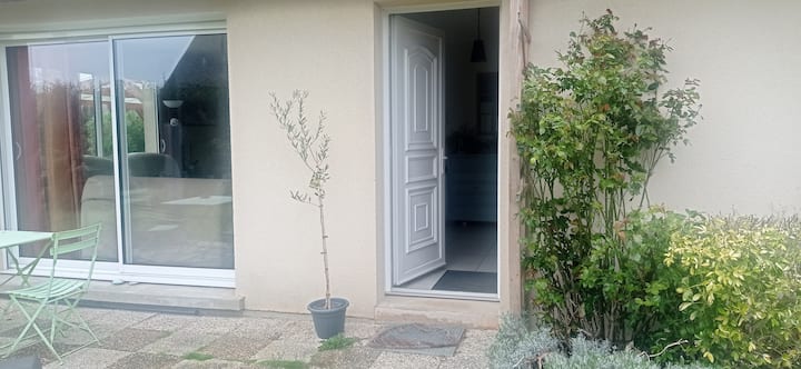 Chambre Individuelle.
Espace Sdb Cuisine Partagés - Dieppe