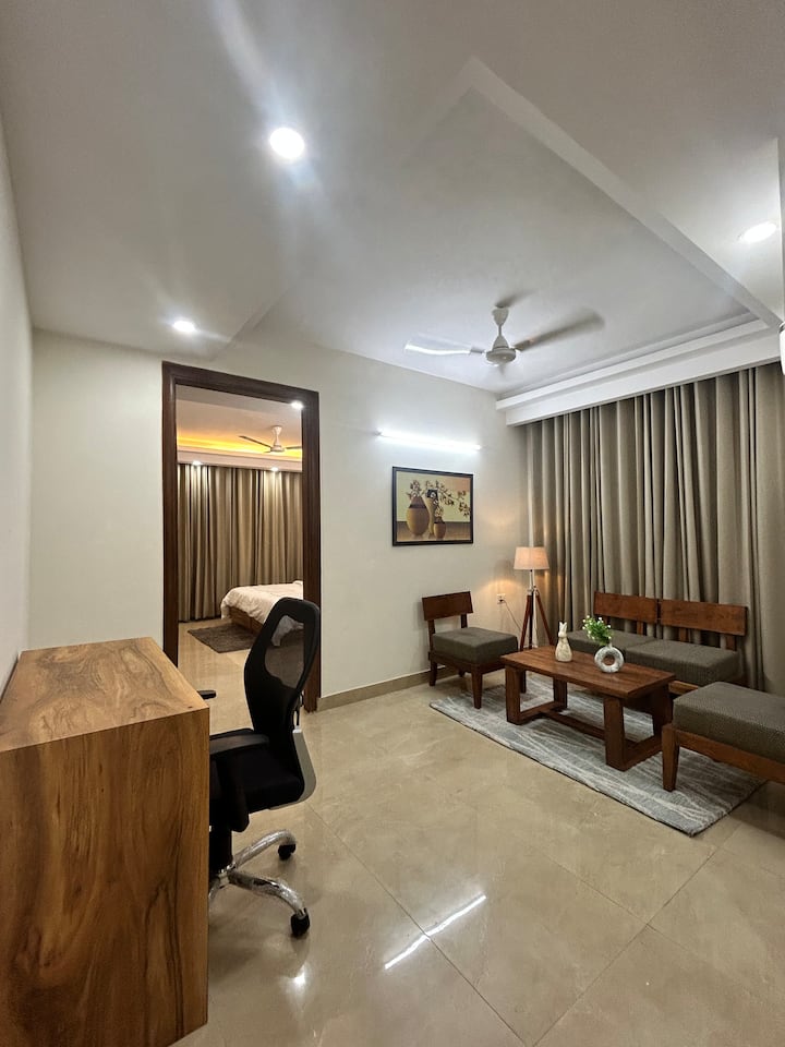 Radiant @ 1bhk Apartment Nr Two Horizon Center - Gurugram