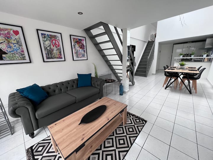 Loft - Parking Gratuit, Proche Gare & Centre Ville - Aube