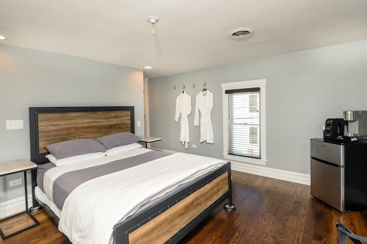 Munro Suite - The Plainfield Inn - Bolingbrook, IL