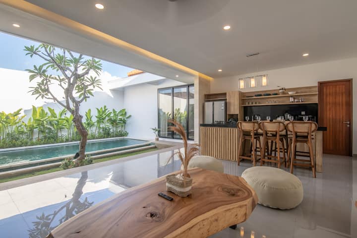 Villa Sienna Center Of Seminyak Airport Pickup Inc - Seminyak