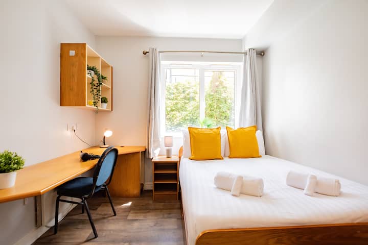 3 Bedroom Apartment With Wifi & Kitchen Galway - Galway