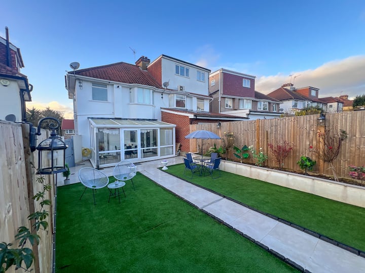 4bed House With Parking And Gym /London/edgware - London