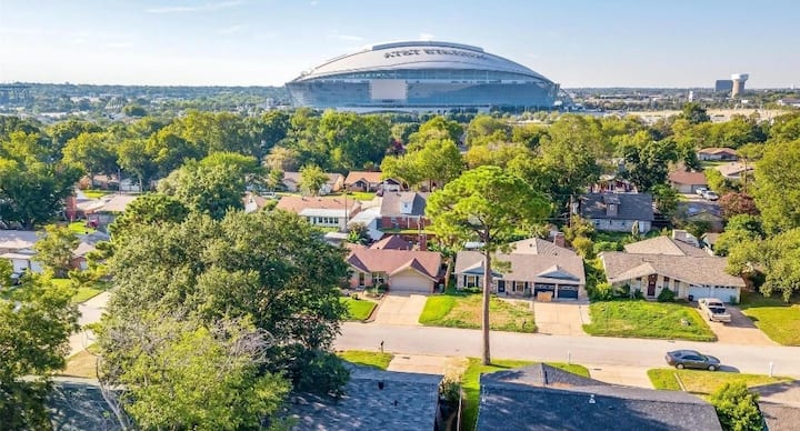 12 Bed Home Next To Cowboys Stadium Spa Pool Bbq - Arlington, TX