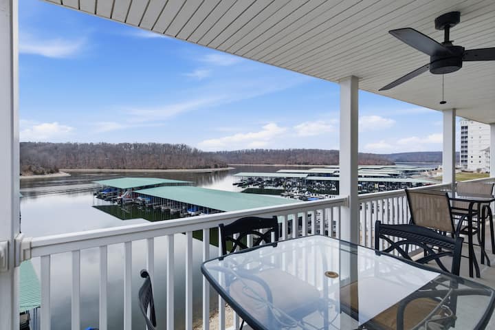 Lakefront State Park Views! Boat Slip & King Beds - Osage Beach, MO