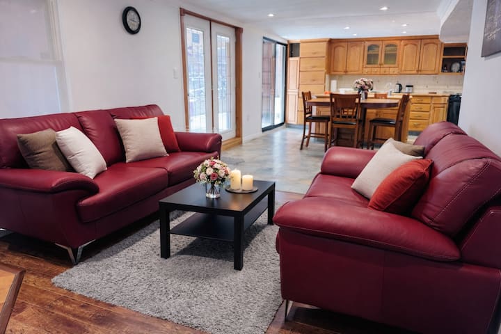 Private Entrance • 2br Walkout • Near Yonge - Aurora